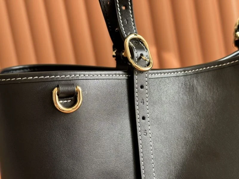 Top match Gucci Shopping Bags