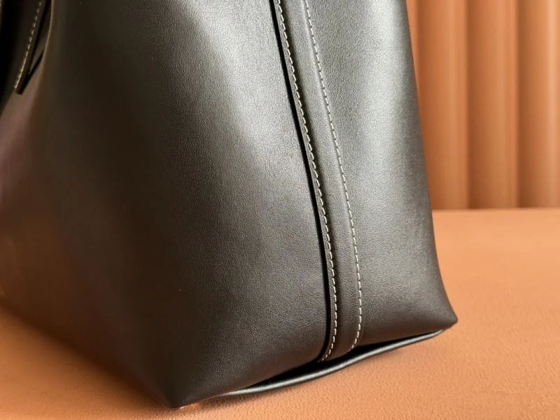 Top match Gucci Shopping Bags