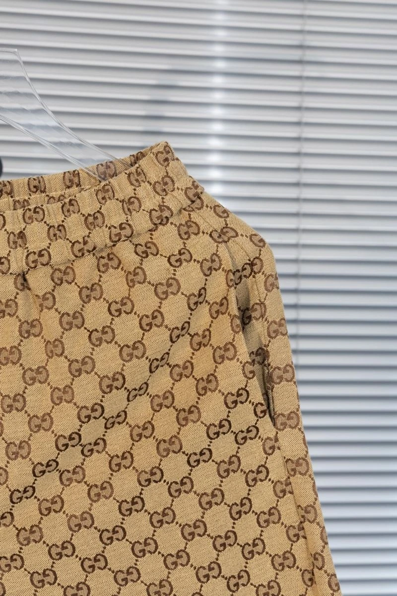 Top match Gucci Short Pants