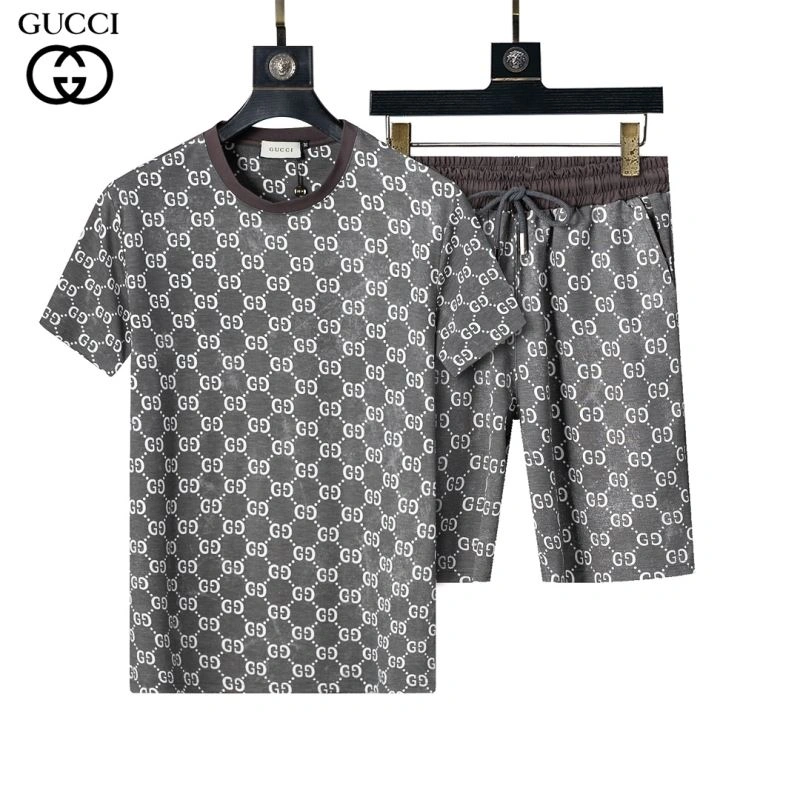 Brand-authenticated Gucci Short Suits