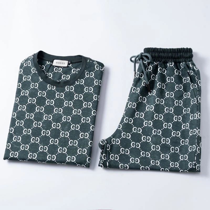 Brand-authenticated Gucci Short Suits