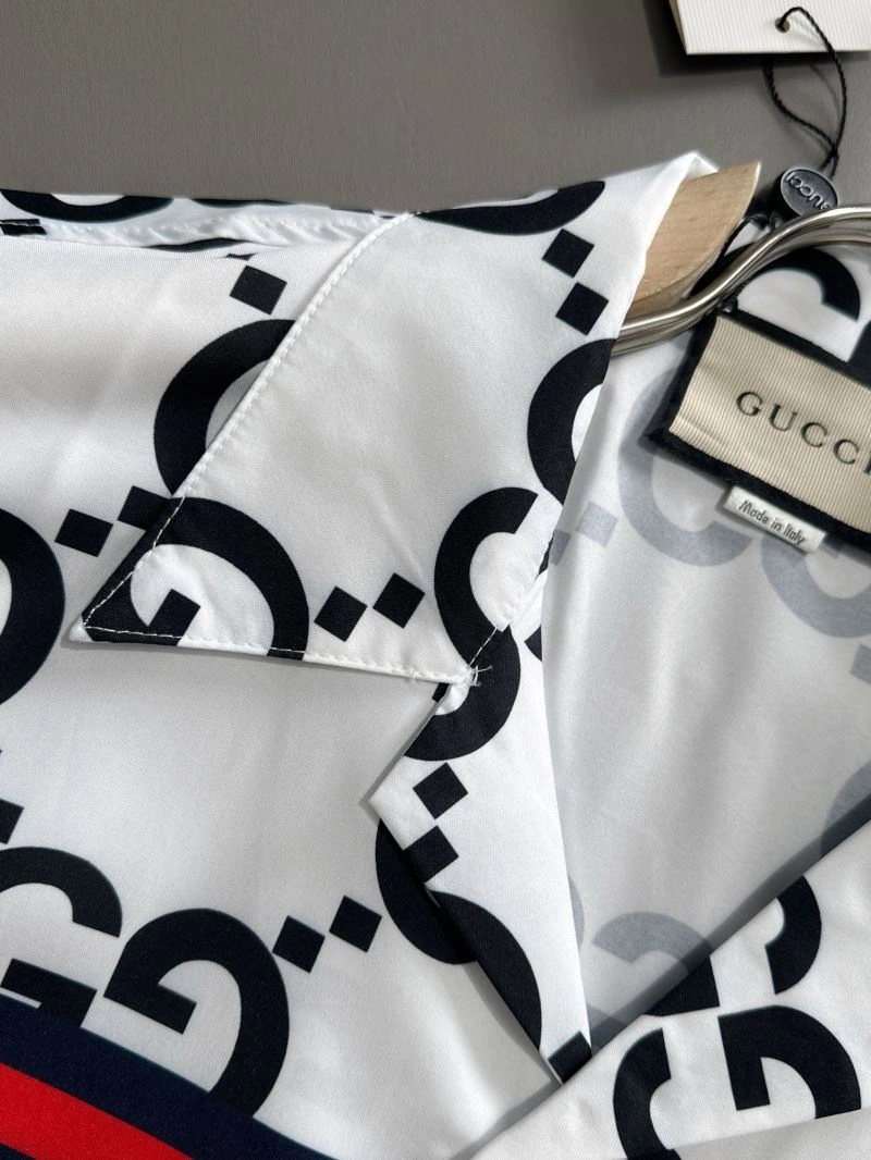 Top mirror Gucci Short Suits