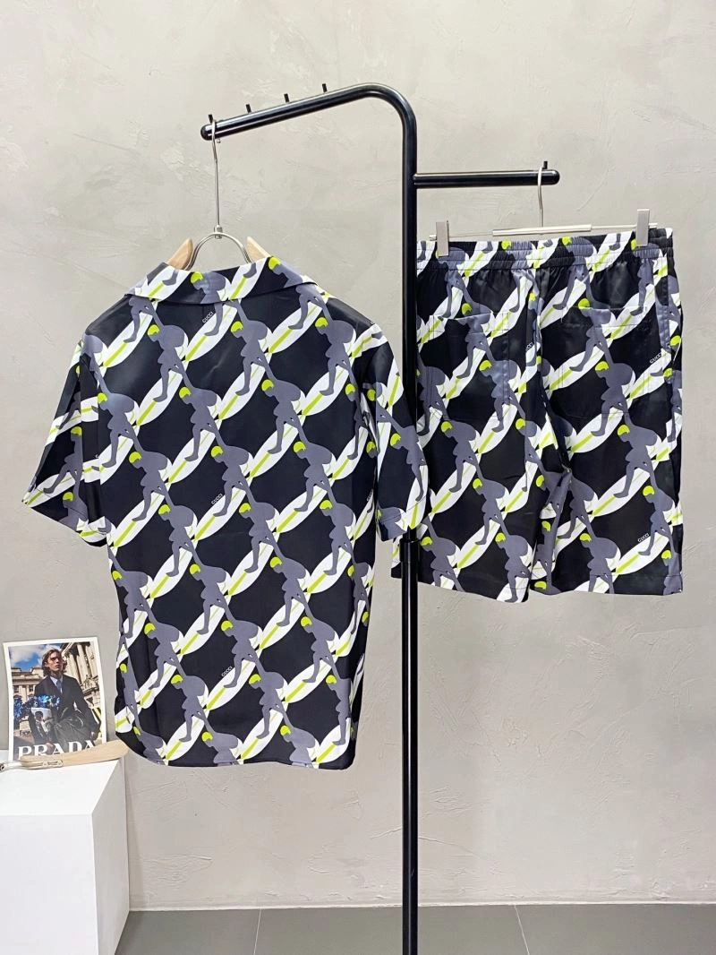 Brand-authenticated Gucci Short Suits