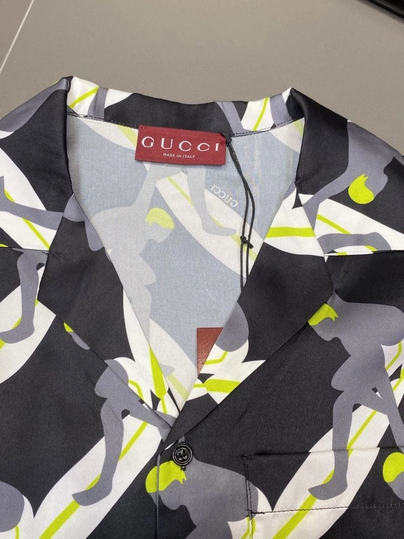 Brand-authenticated Gucci Short Suits