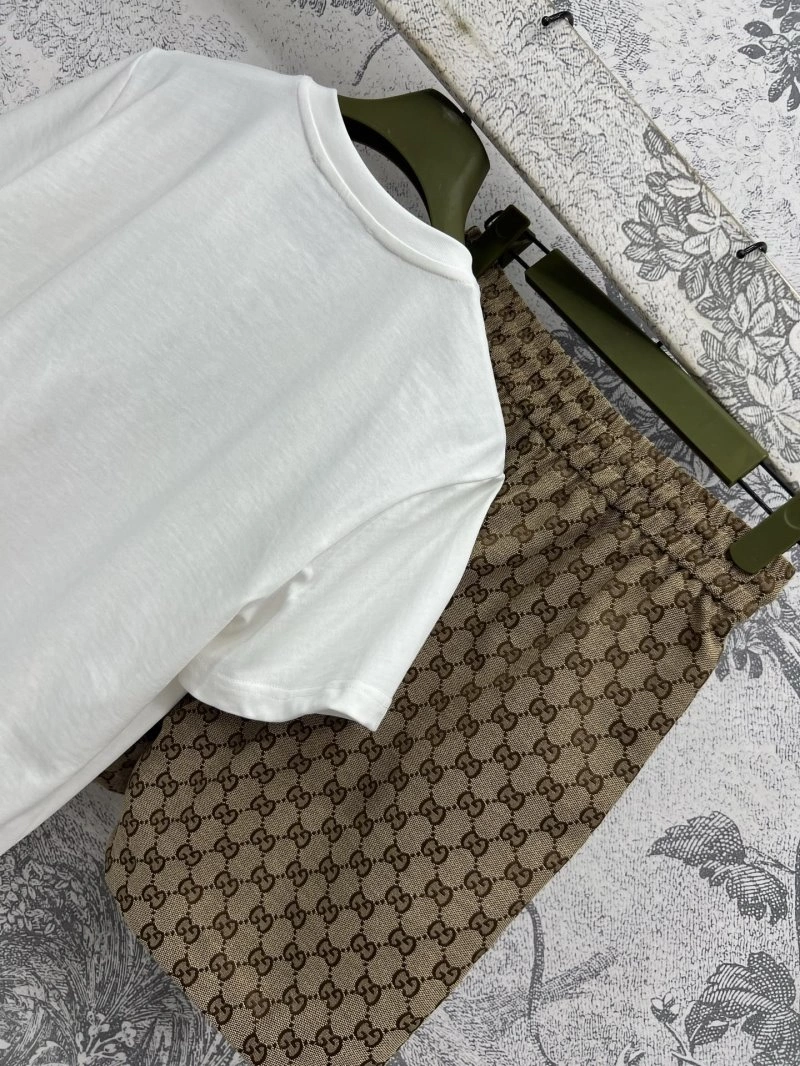 Bargain Gucci Short Suits