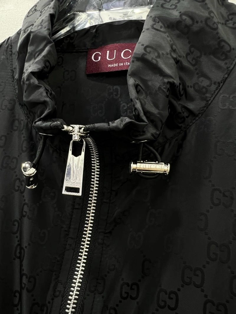Brand-authenticated Gucci Short Suits