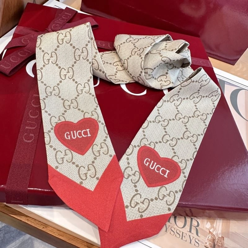 Accurate model Gucci Silk