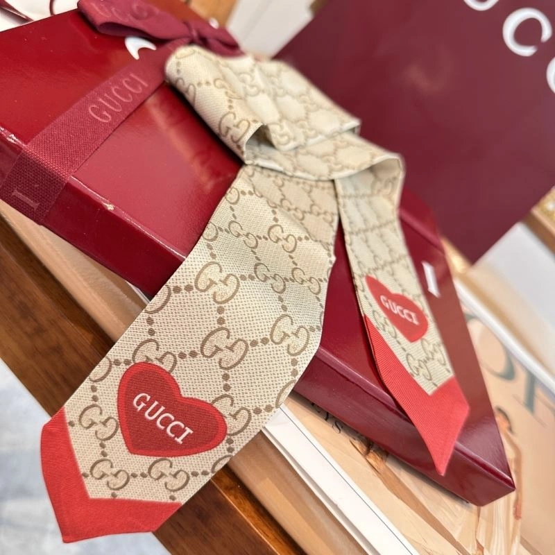 Accurate model Gucci Silk