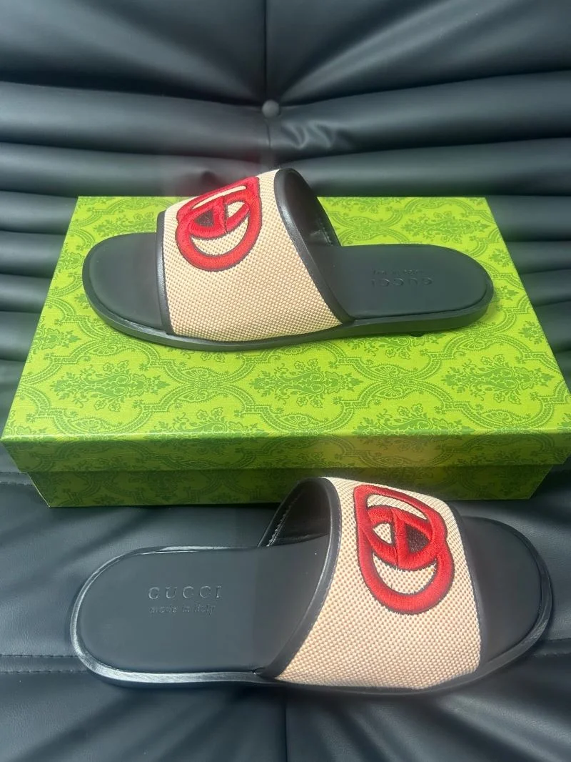 Top match Gucci Slippers