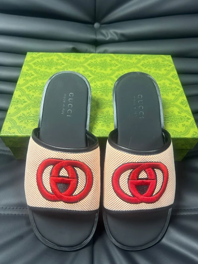Top match Gucci Slippers