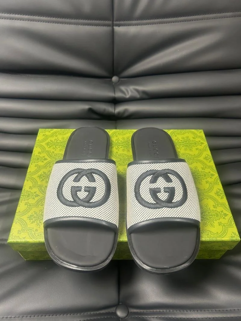 Accurate model Gucci Slippers