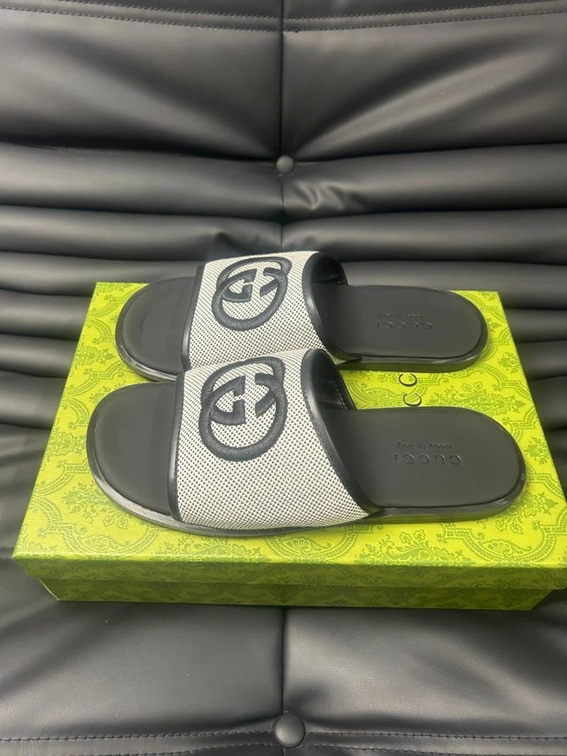 Accurate model Gucci Slippers