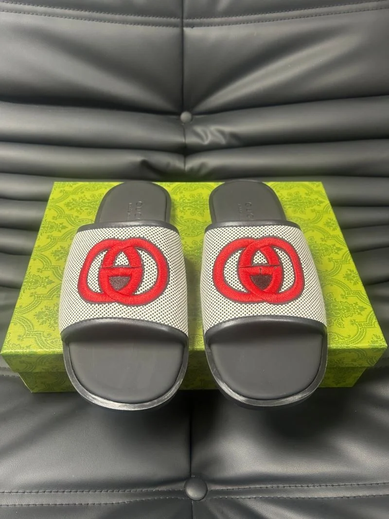 Accurate model Gucci Slippers