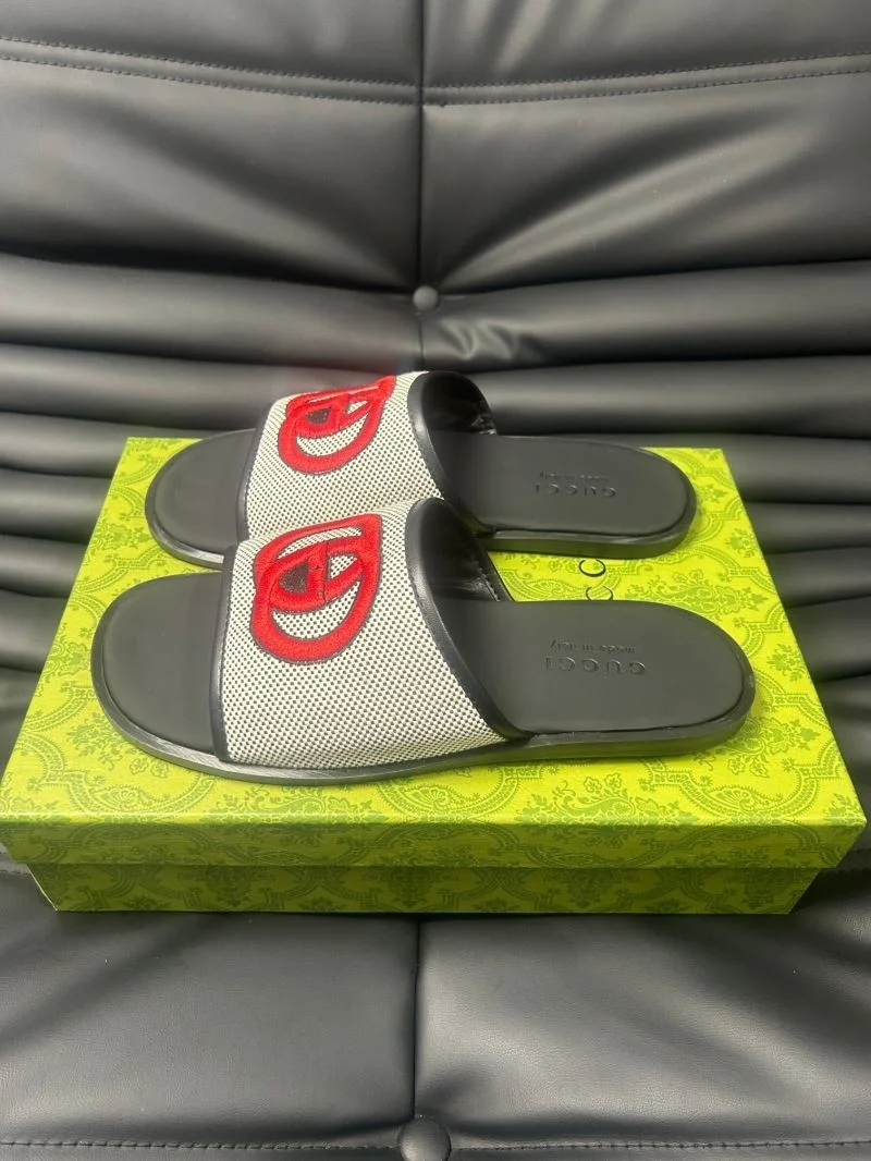 Accurate model Gucci Slippers