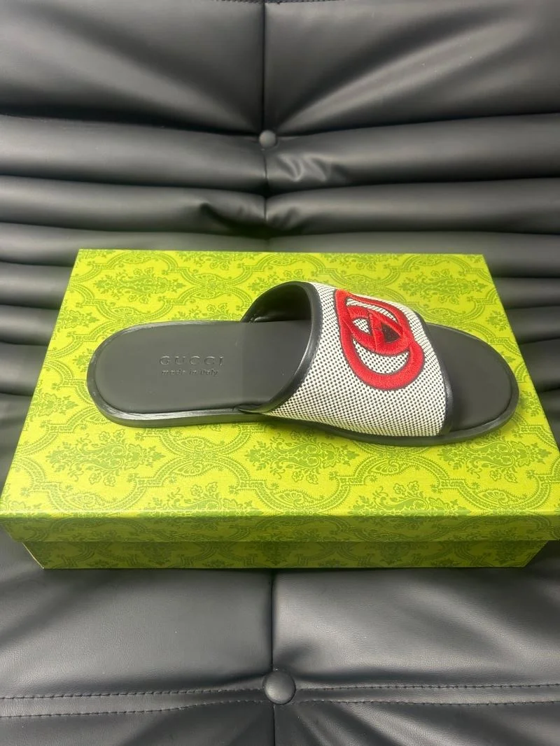 Accurate model Gucci Slippers