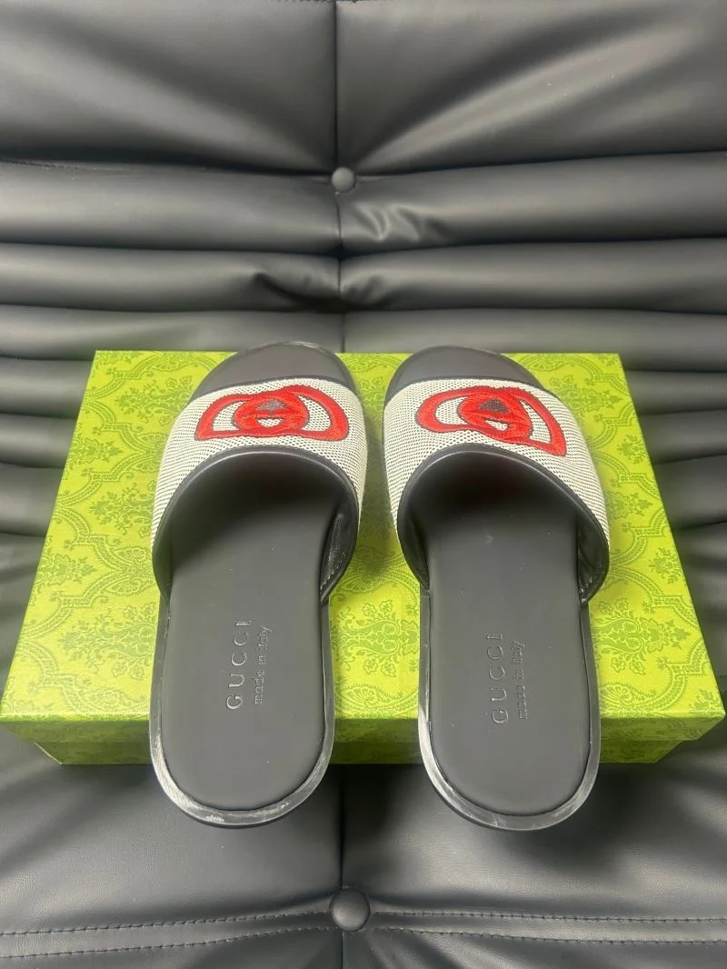 Accurate model Gucci Slippers