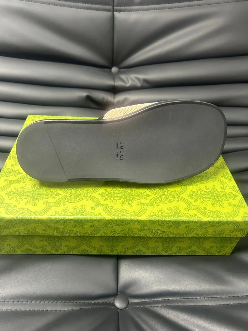 Accurate model Gucci Slippers
