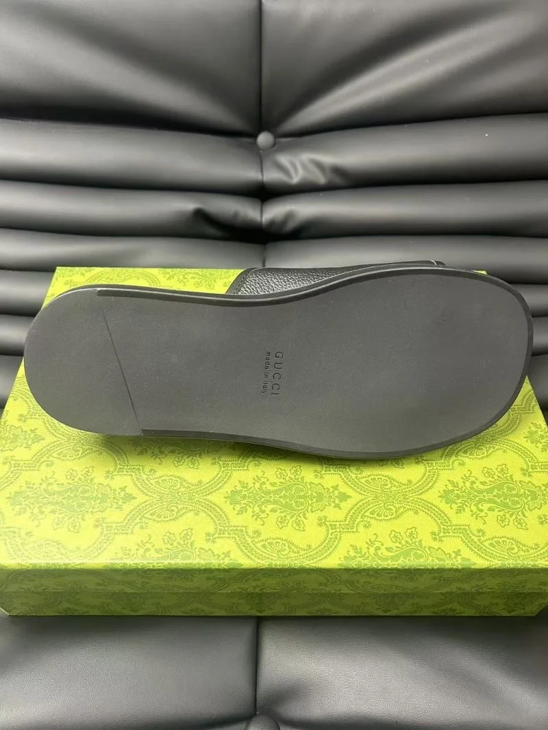 Exact replica Gucci Slippers