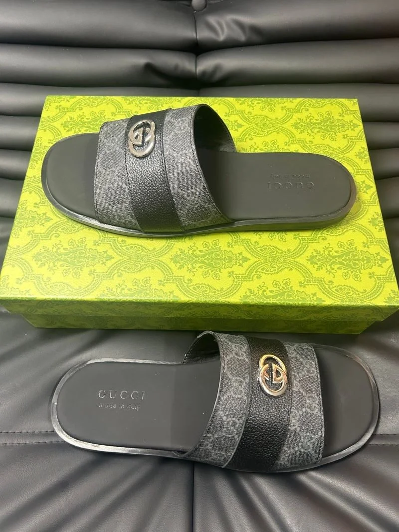 Brand-authenticated Gucci Slippers