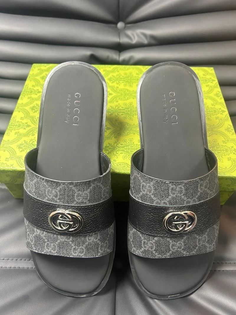 Brand-authenticated Gucci Slippers