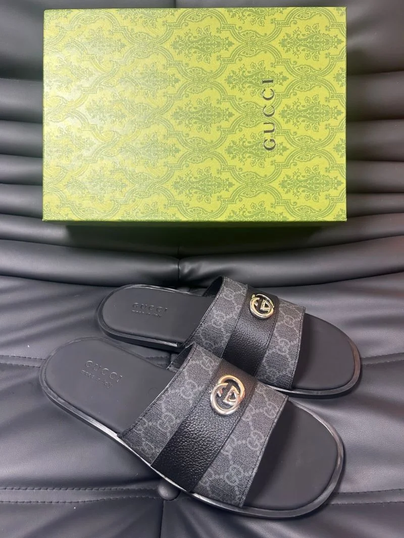 Brand-authenticated Gucci Slippers