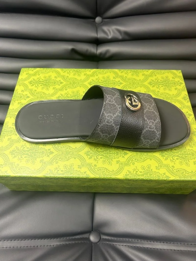 Brand-authenticated Gucci Slippers