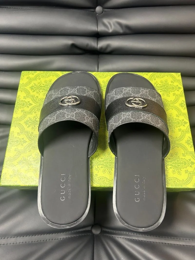 Brand-authenticated Gucci Slippers