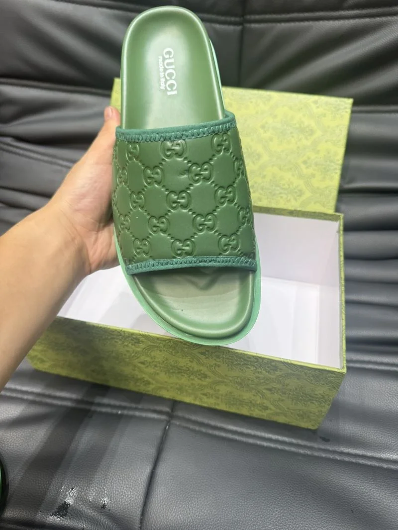 Accurate model Gucci Slippers