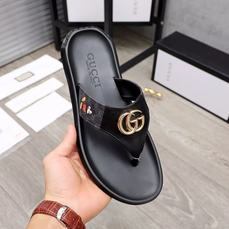 Accurate model Gucci Slippers