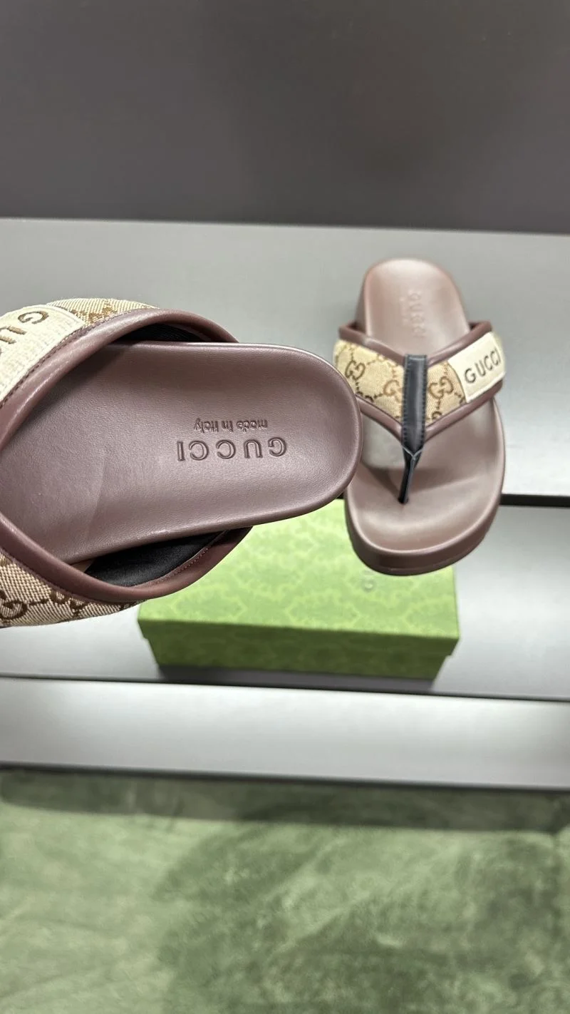 Brand-authenticated Gucci Slippers