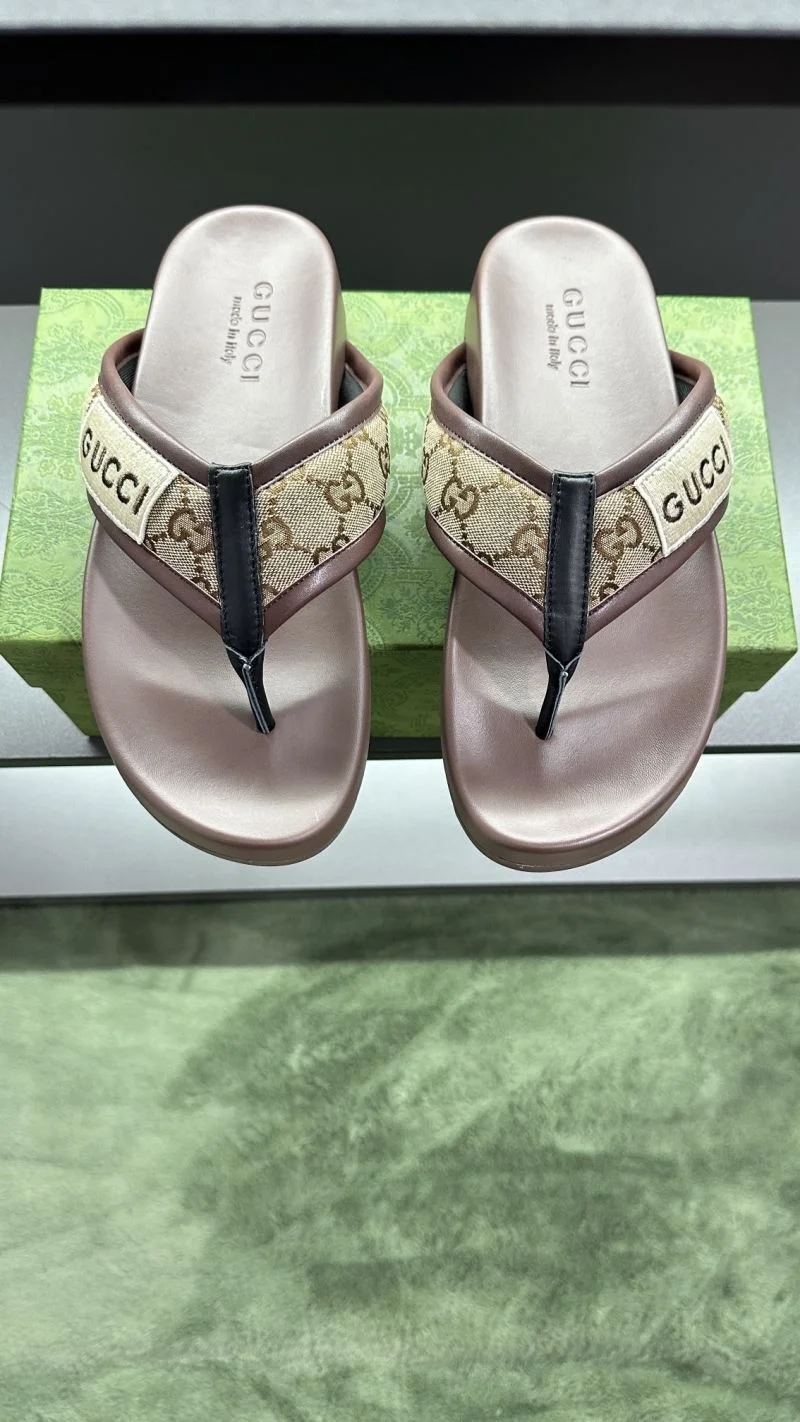 Brand-authenticated Gucci Slippers