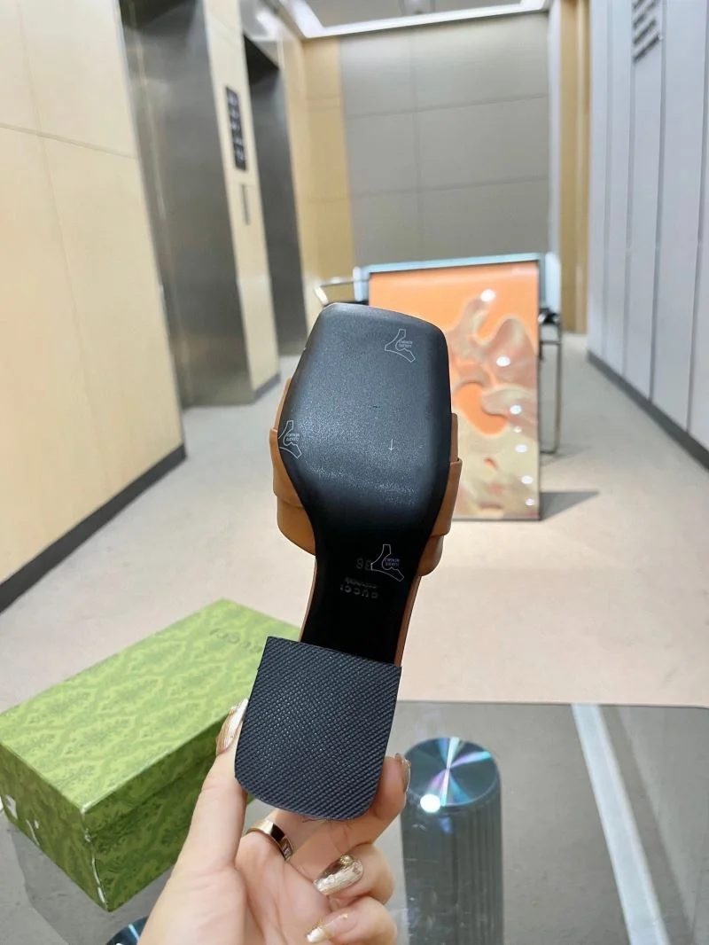 Low-cost Gucci Slippers