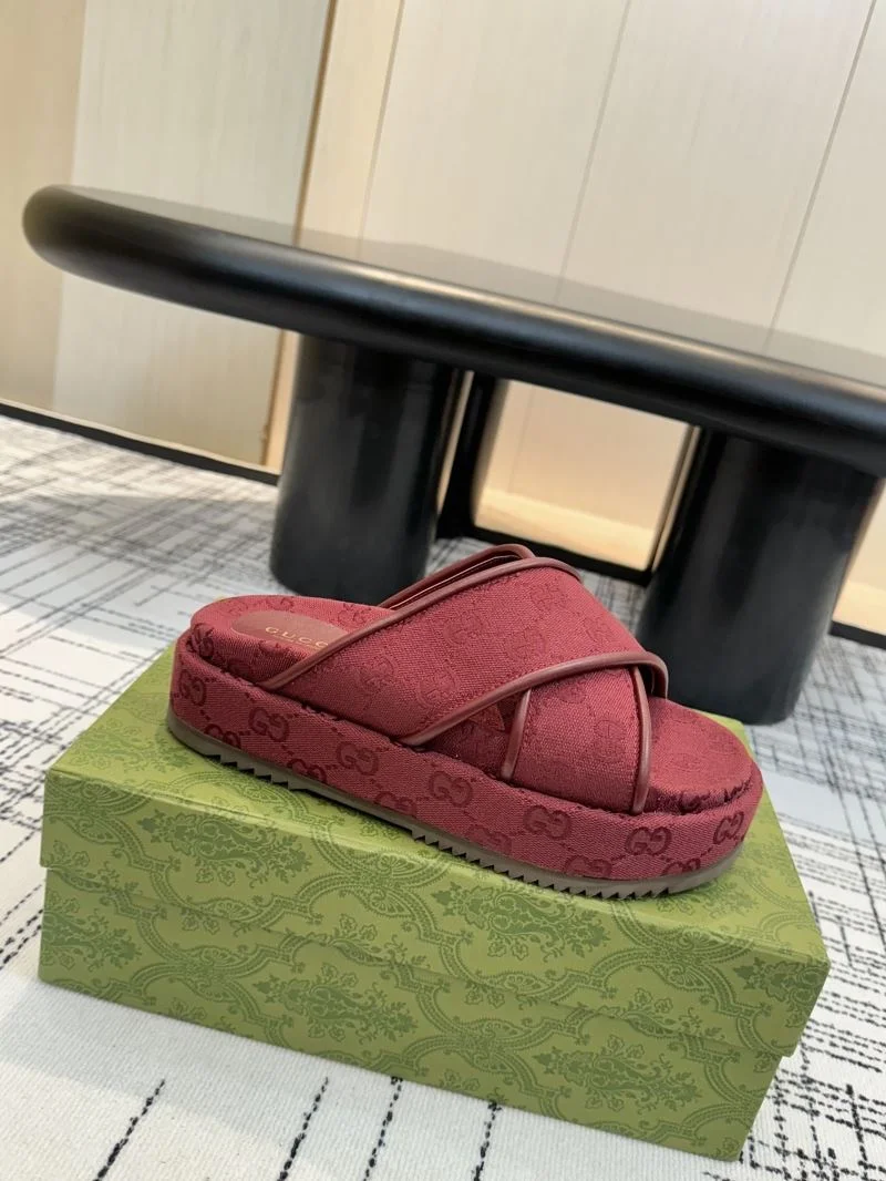 Top match Gucci Slippers