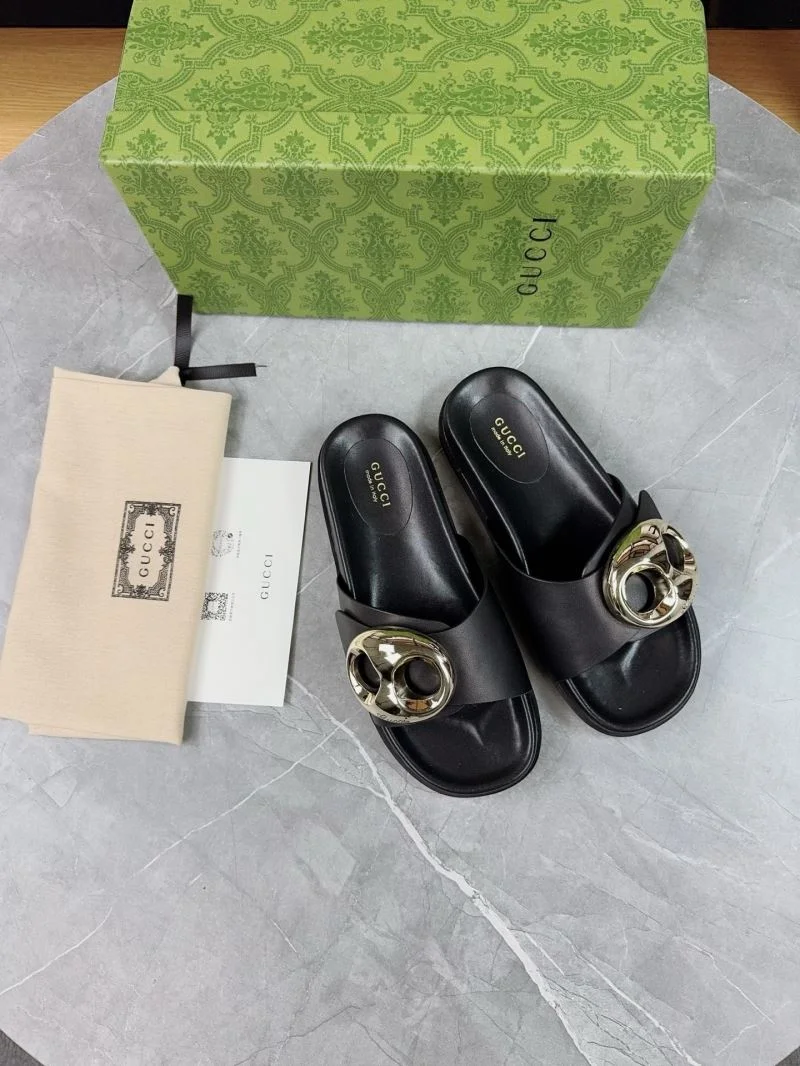 Top match Gucci Slippers