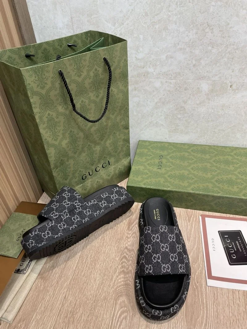 Accurate model Gucci Slippers