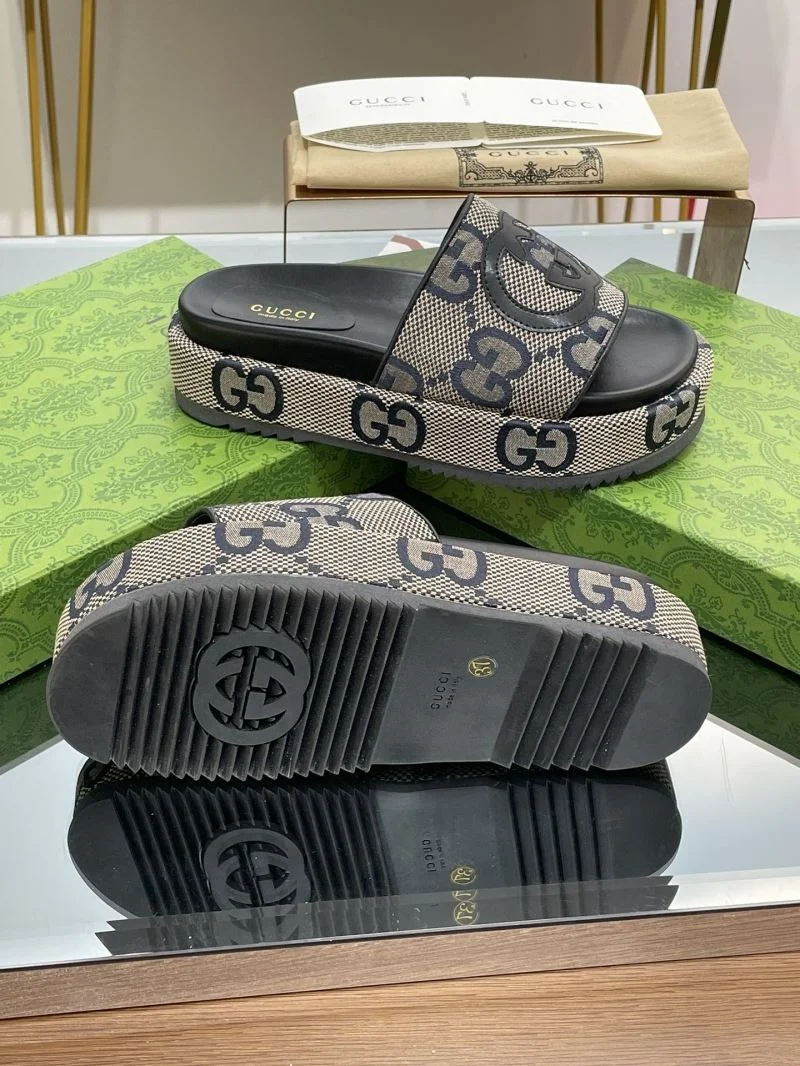 Brand-authenticated Gucci Slippers