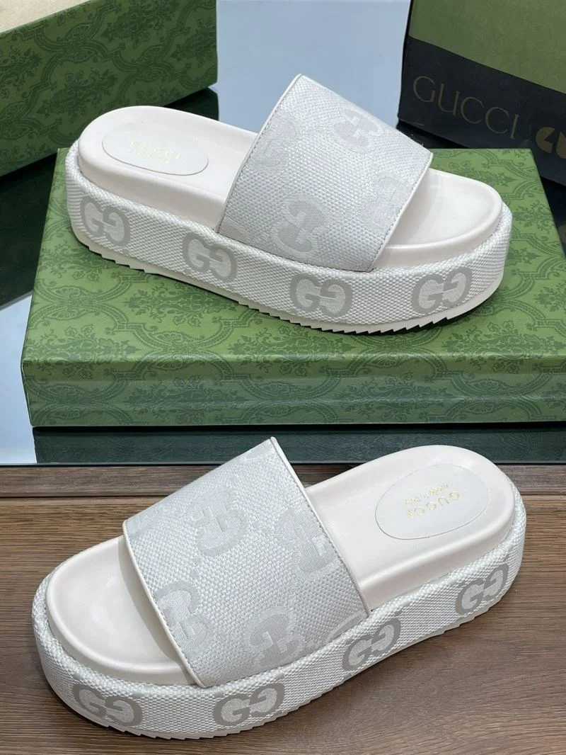 Low-cost Gucci Slippers