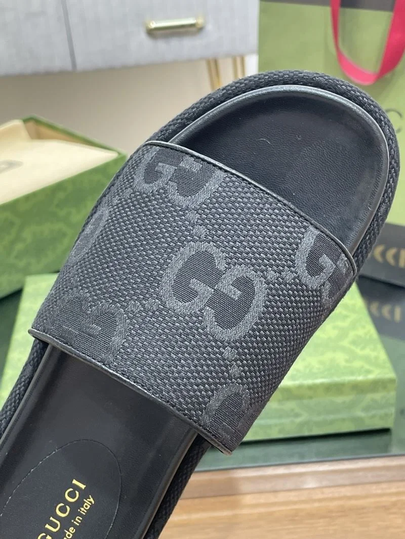 Accurate model Gucci Slippers
