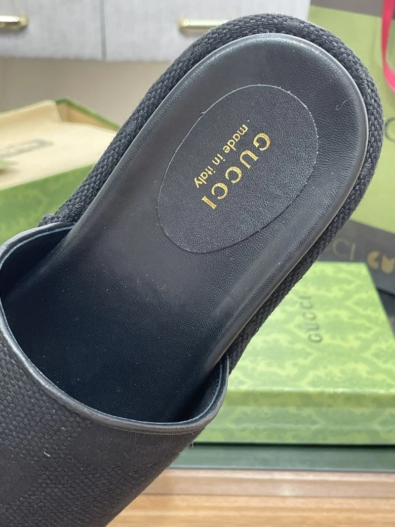 Accurate model Gucci Slippers