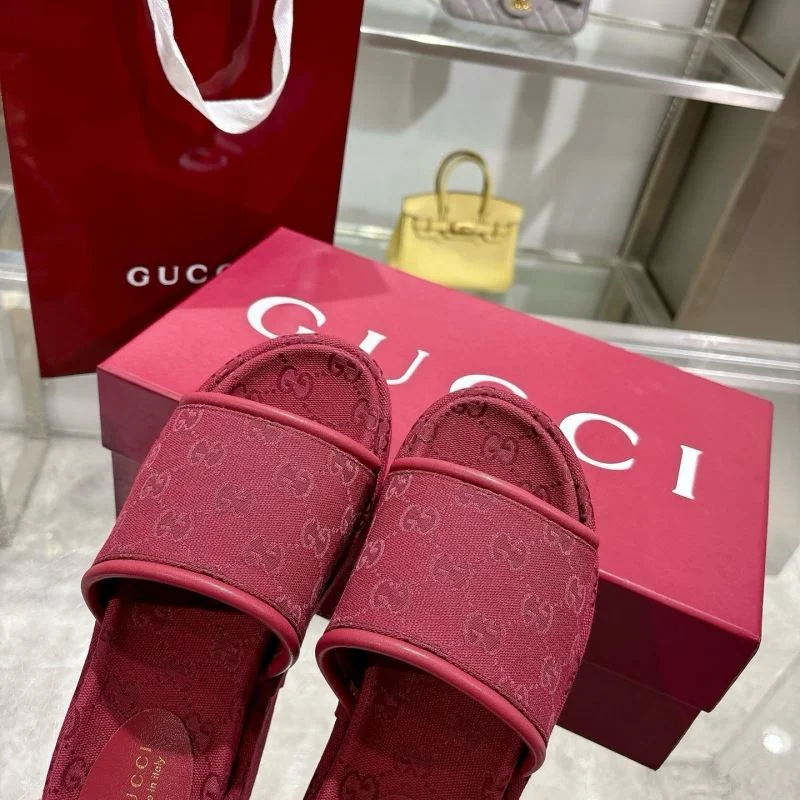 Low-cost Gucci Slippers