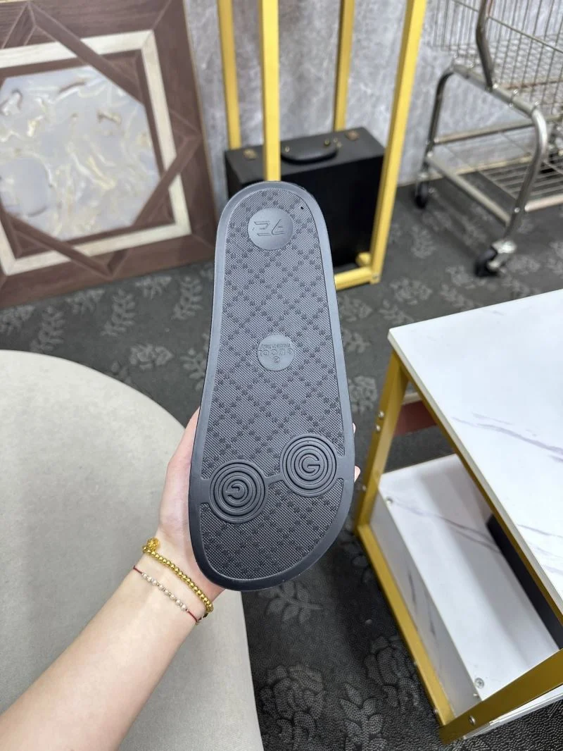 Low-cost Gucci Slippers