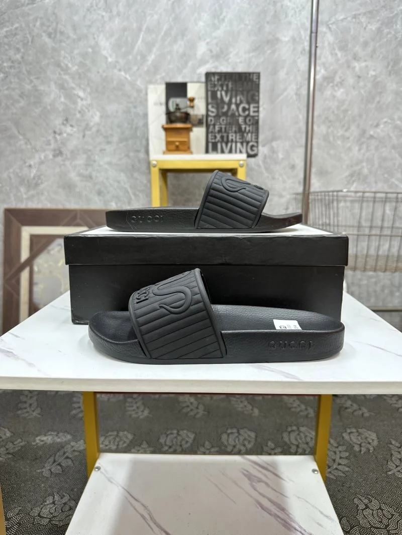 Brand-authenticated Gucci Slippers