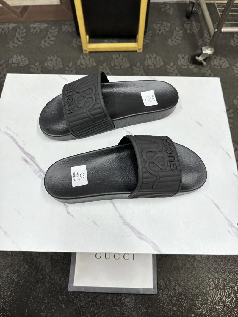 Brand-authenticated Gucci Slippers