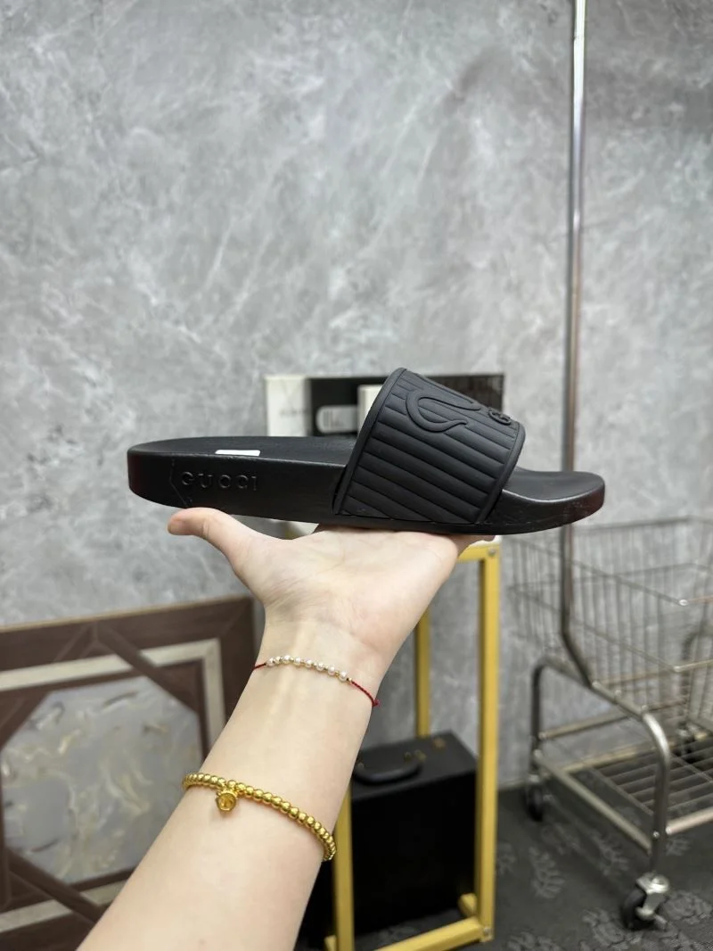 Brand-authenticated Gucci Slippers