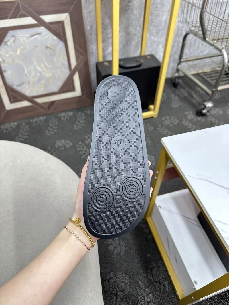 Brand-authenticated Gucci Slippers