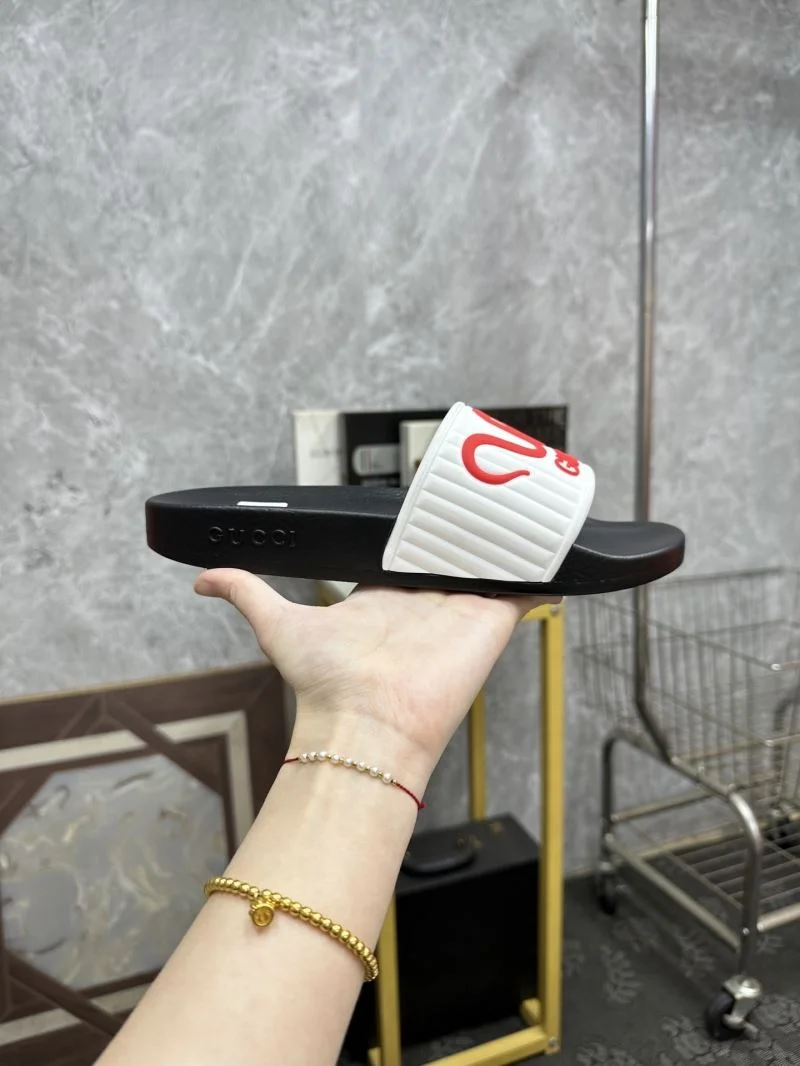 Accurate model Gucci Slippers
