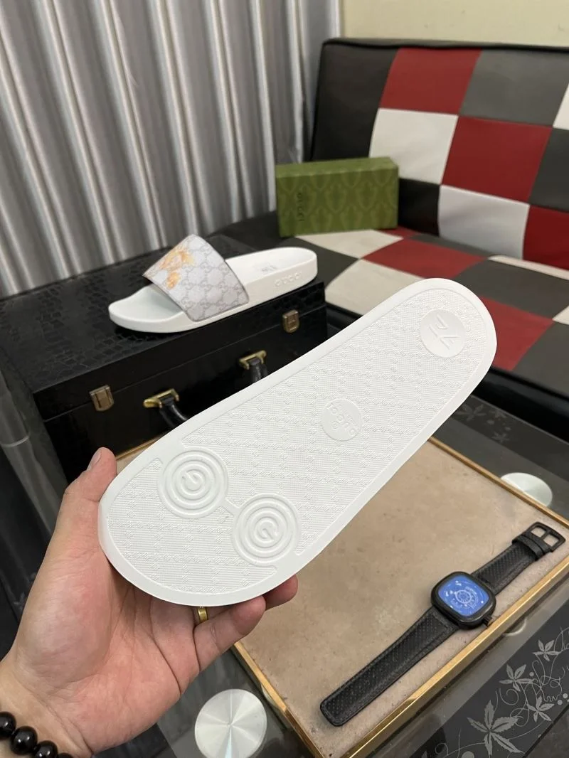Accurate model Gucci Slippers