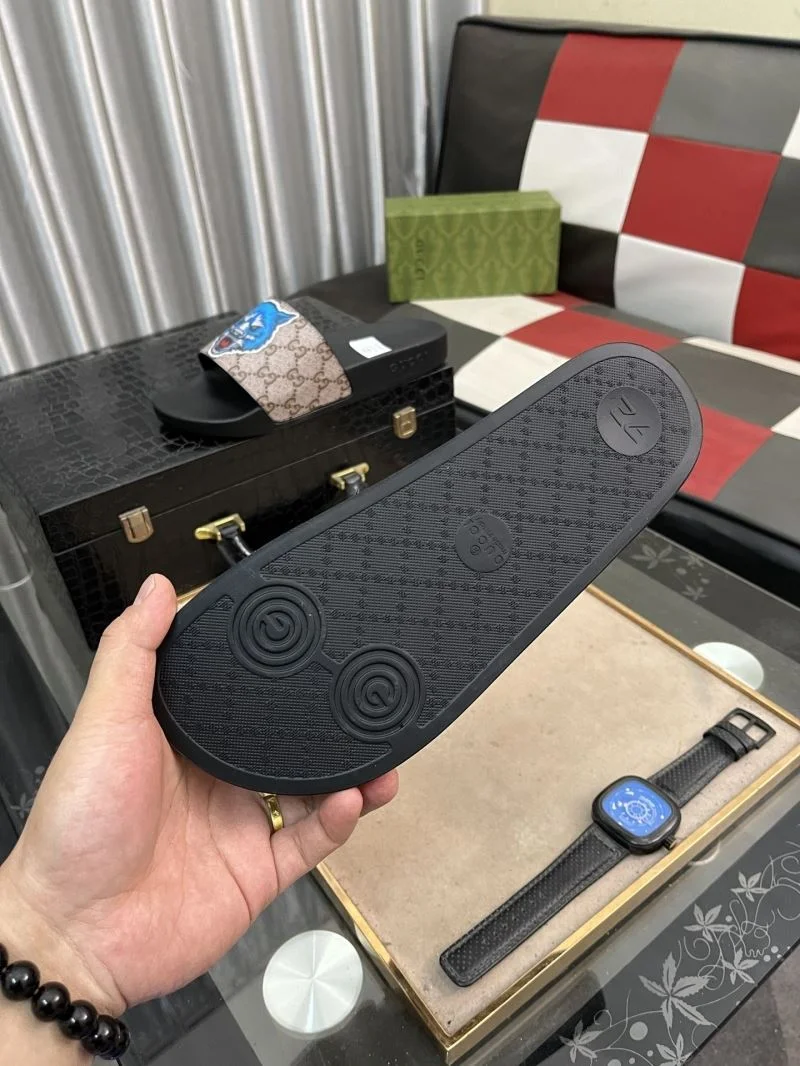 Accurate model Gucci Slippers
