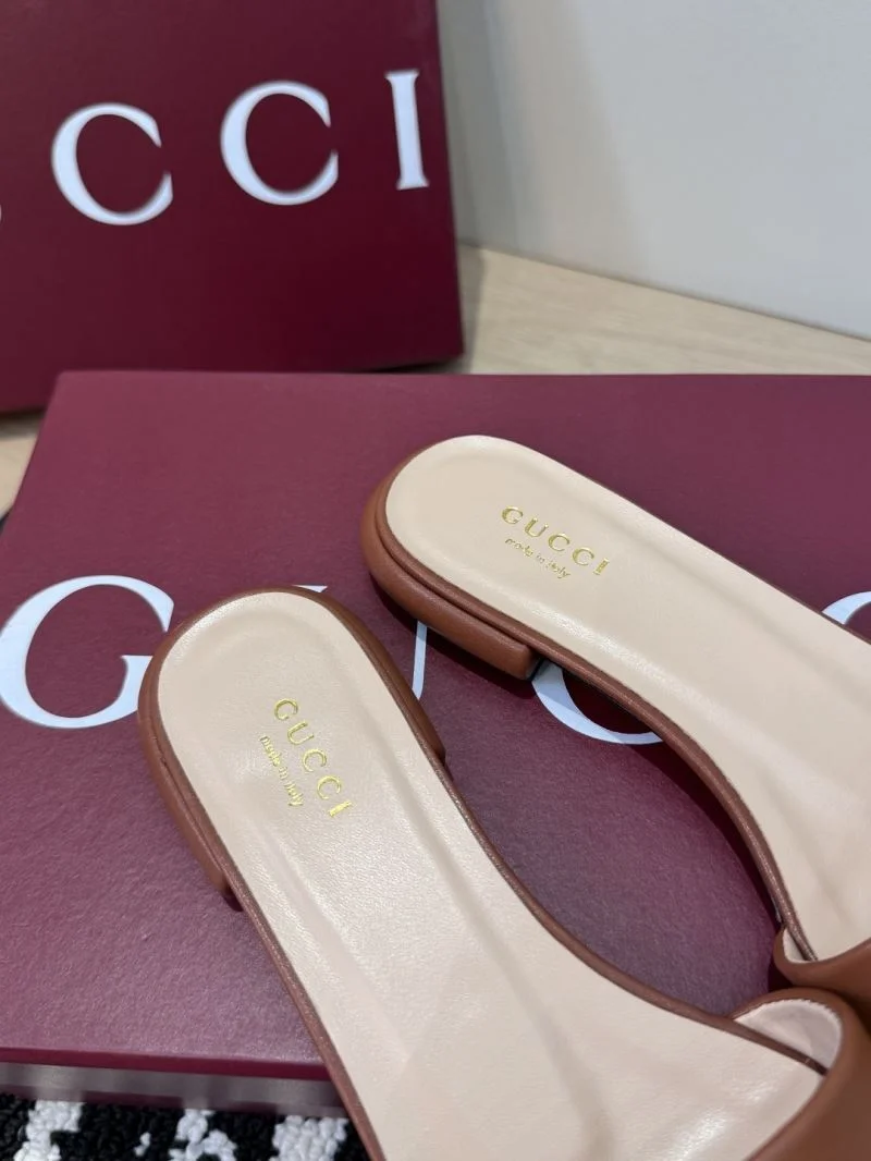 Top match Gucci Slippers