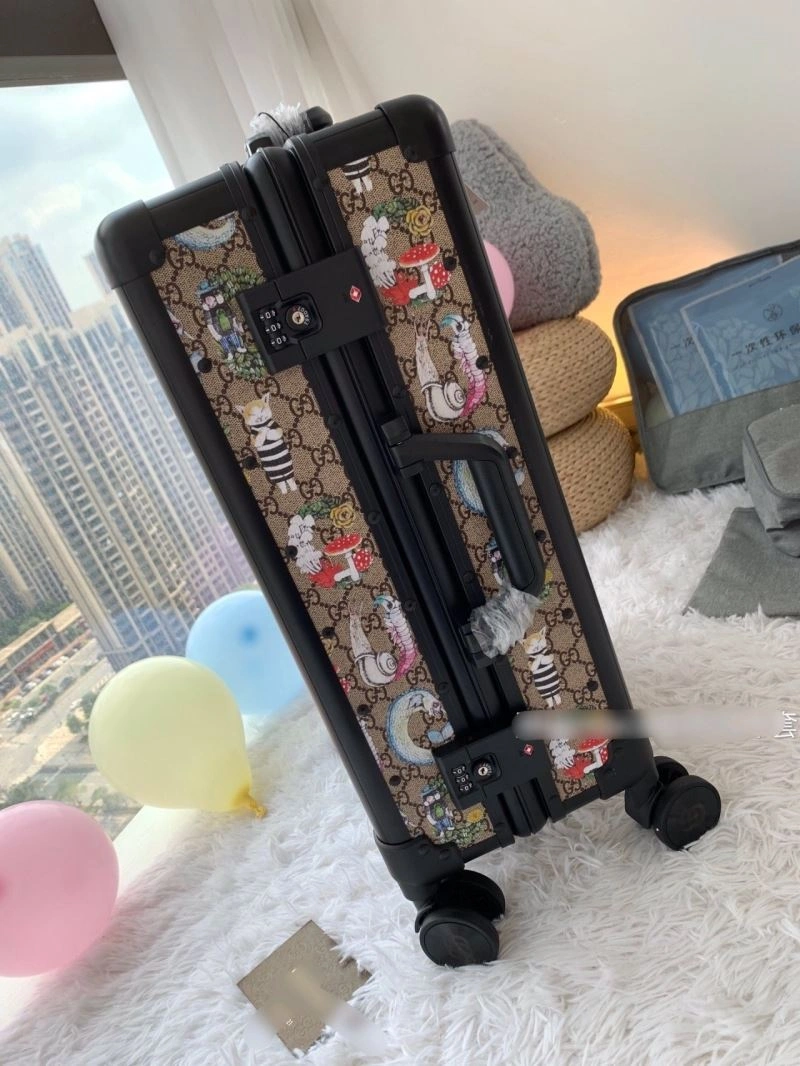 Top match Gucci Suitcase
